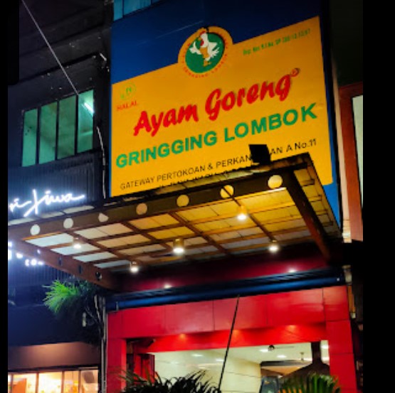 Makan Ayam Goreng Gringging Lombok di Surabaya Coret