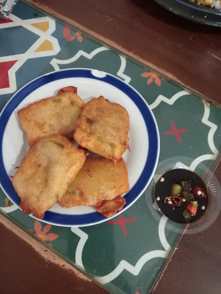 Poenya Nyonya Anina, Suasana dan Interior OK, Masakan Biasa Aja